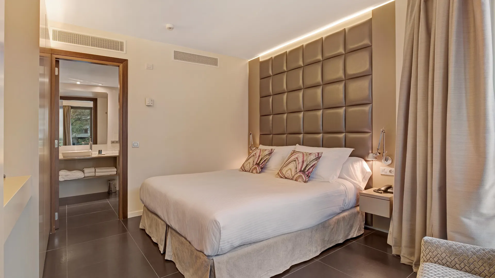 Hotel Palladium Palma de Mallorca - Palma de Mallorca, Spain